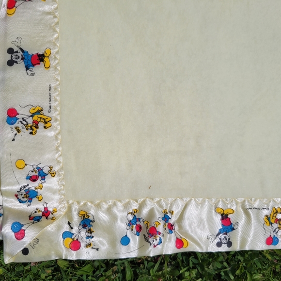 Dundee | Other | Vintage Acrylic Yellow Baby Blanket Mickey Mouse Trim ...
